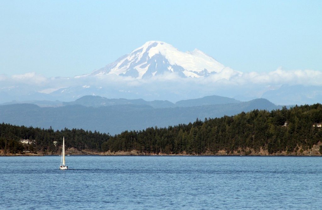 Moving From California to Washington: 2021 Moving Guide